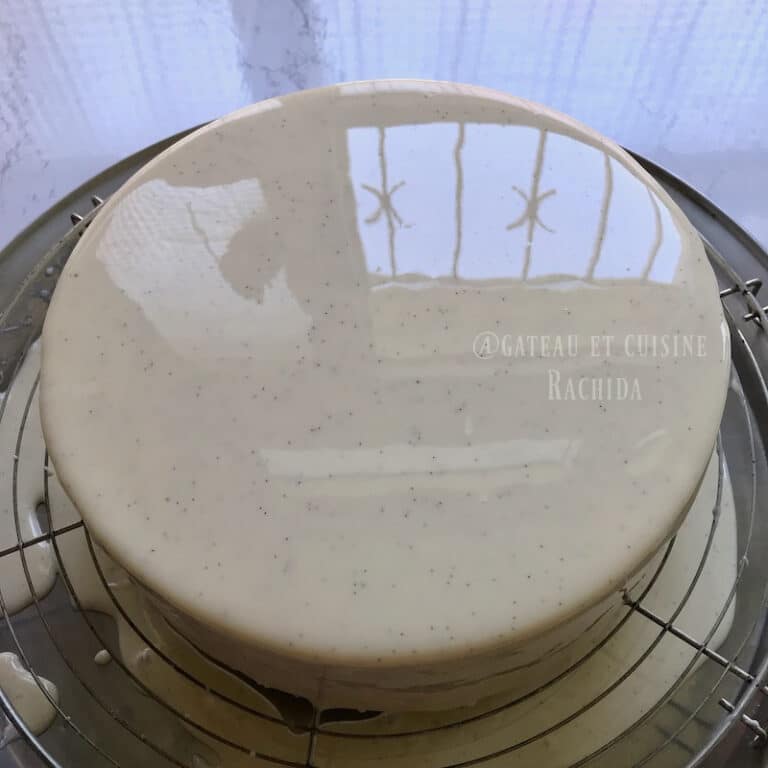 Entremets vanille , fruits rouges et litchi | Gâteau et cuisine Rachida