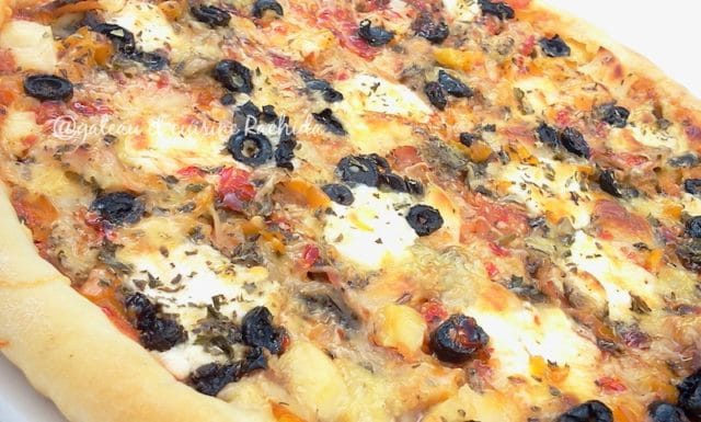Pizza charcuterie et fromage ricotta | Gâteau et cuisine Rachida