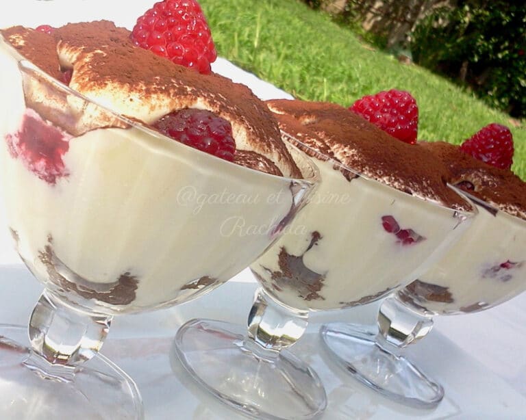 Tiramisu aux fruits rouges de Cyril Lignac (tous en cuisine) | Gâteau ...