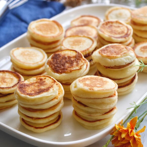 Easy Blini Recipe (Bite-Sized Russian Pancakes) | Gâteau et cuisine Rachida