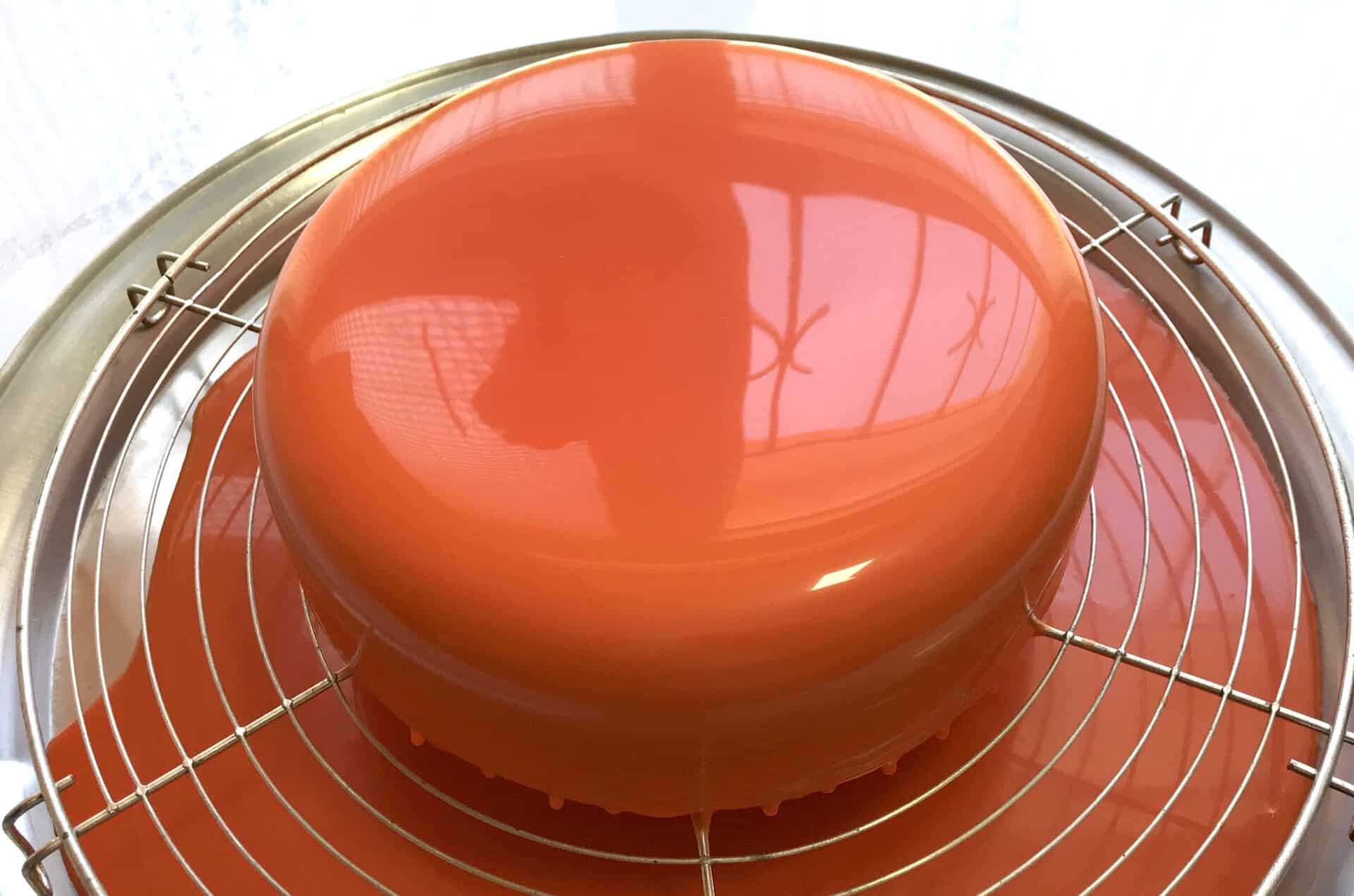 5 Recettes de glaçage miroir inratable pour buches et entremets ...