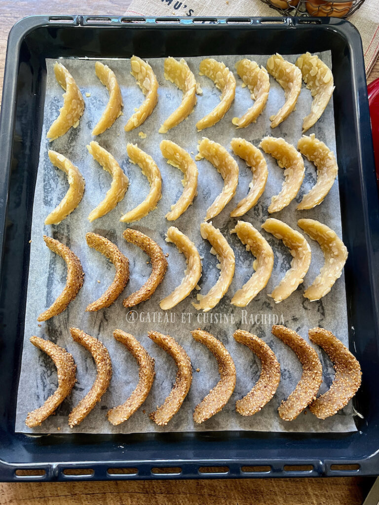 Kaab el Ghazal – Easy Moroccan Gazelle Horn Cookies | Gâteau et cuisine ...